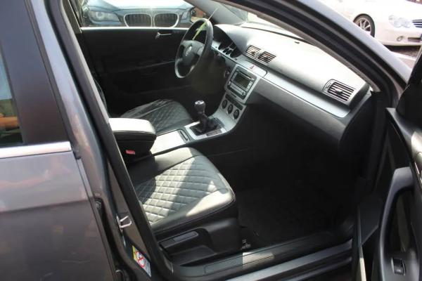 Pelēks Volkswagen Passat B6 2007 Liepāja, ar dzinēja tilpumu 1.90 L un nobraukumu 265 tūkst. km par 2350 €, foto 9 vietnē AUTOMOTO.COM.LV