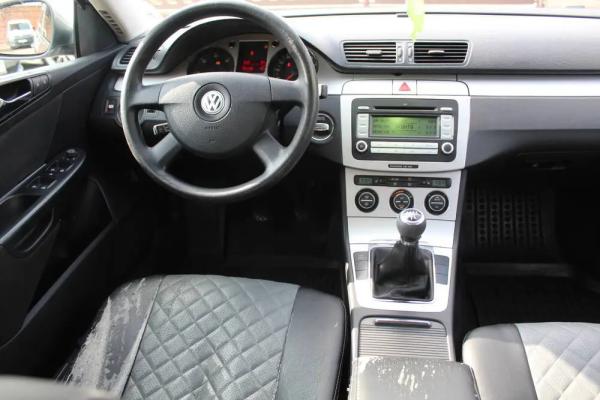 Pelēks Volkswagen Passat B6 2007 Liepāja, ar dzinēja tilpumu 1.90 L un nobraukumu 265 tūkst. km par 2350 €, foto 10 vietnē AUTOMOTO.COM.LV