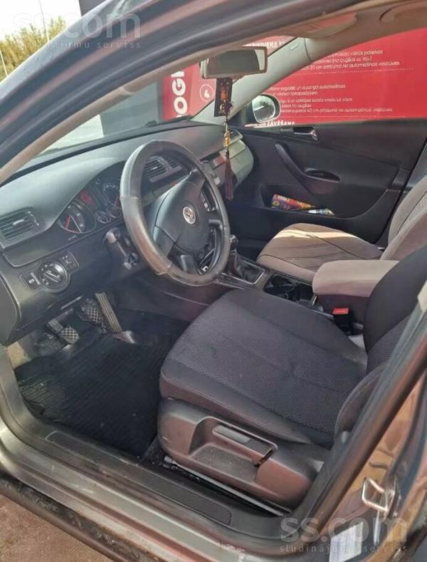 Pelēks Volkswagen Passat B6 2007 Daugavpils, ar dzinēja tilpumu 2.00 L un nobraukumu 305 tūkst. km par 1250 €, foto 9 vietnē AUTOMOTO.COM.LV
