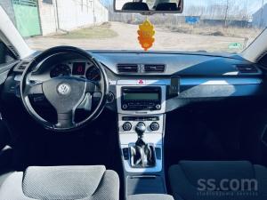 Pelēks Volkswagen Passat B6 2008 Daugavpils, ar dzinēja tilpumu 2.00 L un nobraukumu 268 tūkst. km par 2999 €, foto 17 vietnē AUTOMOTO.COM.LV