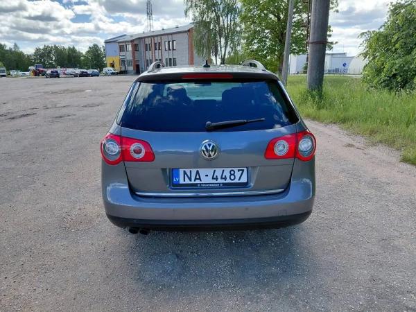 Grey Volkswagen Passat B6 2008 in Talsi, with an engine capacity of 2.00 L and mileage of 326 thousand km for 2590 €, photo 5 on AUTOMOTO.COM.LV