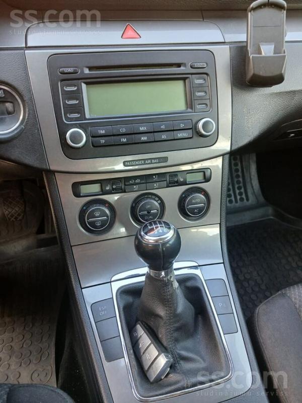 Pelēks Volkswagen Passat B6 2008 Krāslava, ar dzinēja tilpumu 2.00 L un nobraukumu 257 tūkst. km par 2100 €, foto 6 vietnē AUTOMOTO.COM.LV