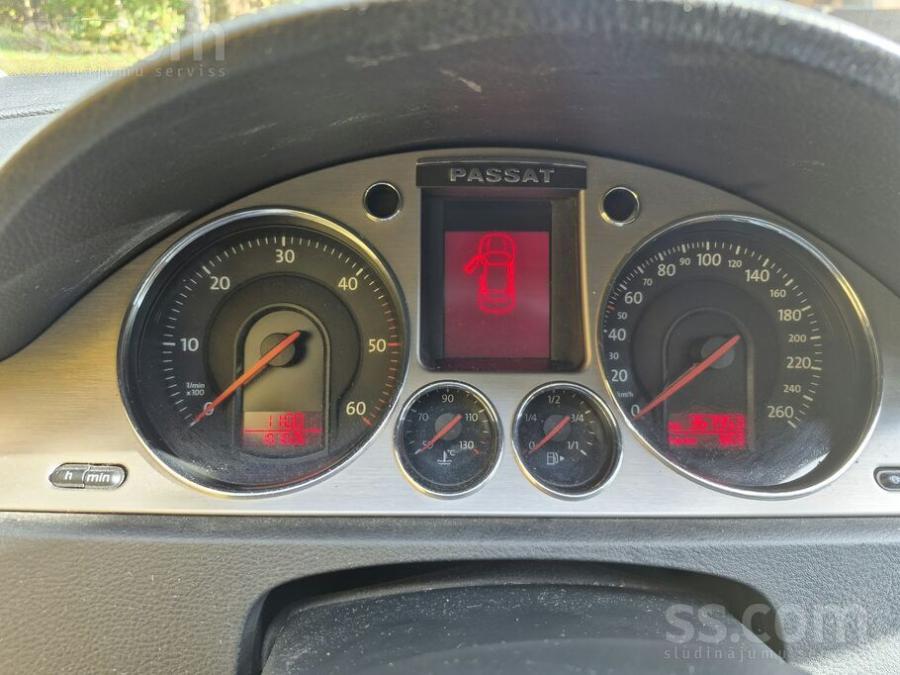 Pelēks Volkswagen Passat B6 2008 Rīga, ar dzinēja tilpumu 2.00 L un nobraukumu 368 tūkst. km par 2000 €, foto 12 vietnē AUTOMOTO.COM.LV