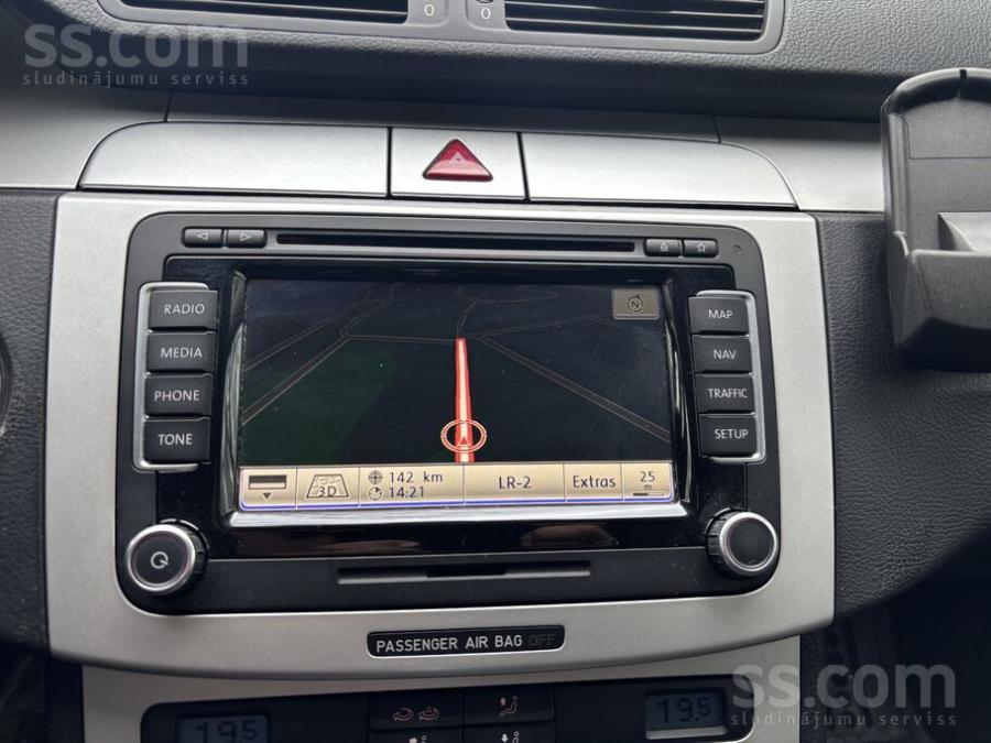 Pelēks Volkswagen Passat B6 2009 Kuldīga, ar dzinēja tilpumu 2.00 L un nobraukumu 362 tūkst. km par 2190 €, foto 10 vietnē AUTOMOTO.COM.LV