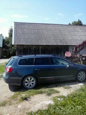 Grey Volkswagen Passat B6 2009 in Dobele, with an engine capacity of 2.00 L and mileage of 296 thousand km for 600 €, photo 3 on AUTOMOTO.COM.LV