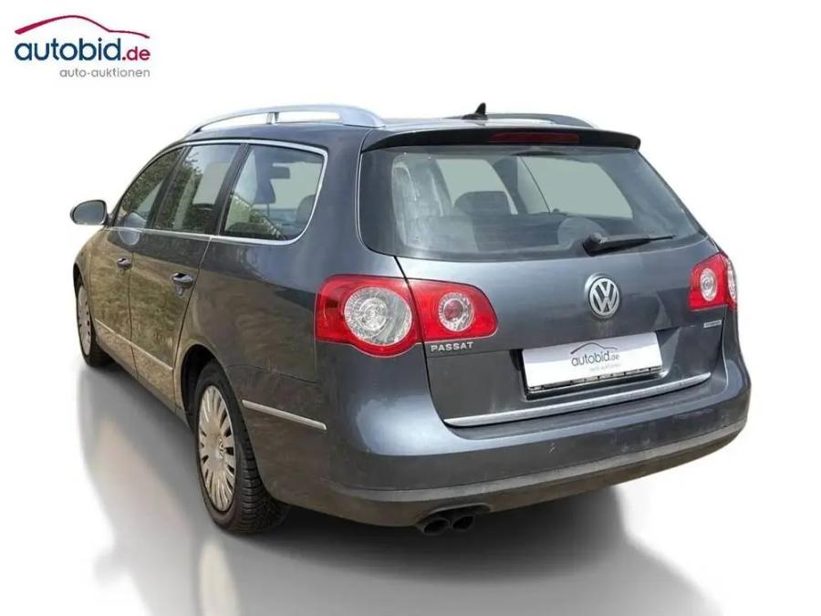 Pelēks Volkswagen Passat B6 2009 Limbaži, ar dzinēja tilpumu 2.00 L un nobraukumu 289 tūkst. km par 4250 €, foto 5 vietnē AUTOMOTO.COM.LV