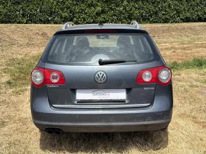 Pelēks Volkswagen Passat B6 2009 Limbaži, ar dzinēja tilpumu 2.00 L un nobraukumu 289 tūkst. km par 4250 €, foto 6 vietnē AUTOMOTO.COM.LV