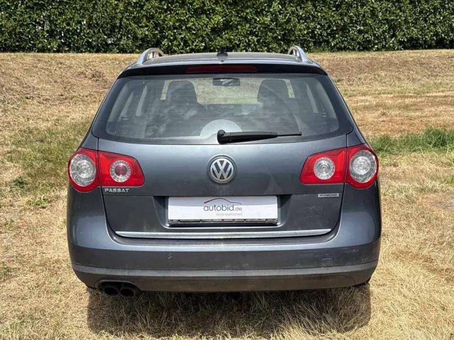 Pelēks Volkswagen Passat B6 2009 Limbaži, ar dzinēja tilpumu 2.00 L un nobraukumu 289 tūkst. km par 4250 €, foto 6 vietnē AUTOMOTO.COM.LV
