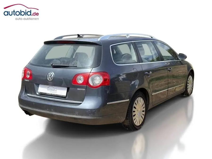 Pelēks Volkswagen Passat B6 2009 Limbaži, ar dzinēja tilpumu 2.00 L un nobraukumu 289 tūkst. km par 4250 €, foto 7 vietnē AUTOMOTO.COM.LV