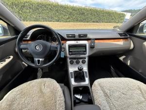 Pelēks Volkswagen Passat B6 2009 Limbaži, ar dzinēja tilpumu 2.00 L un nobraukumu 289 tūkst. km par 4250 €, foto 8 vietnē AUTOMOTO.COM.LV
