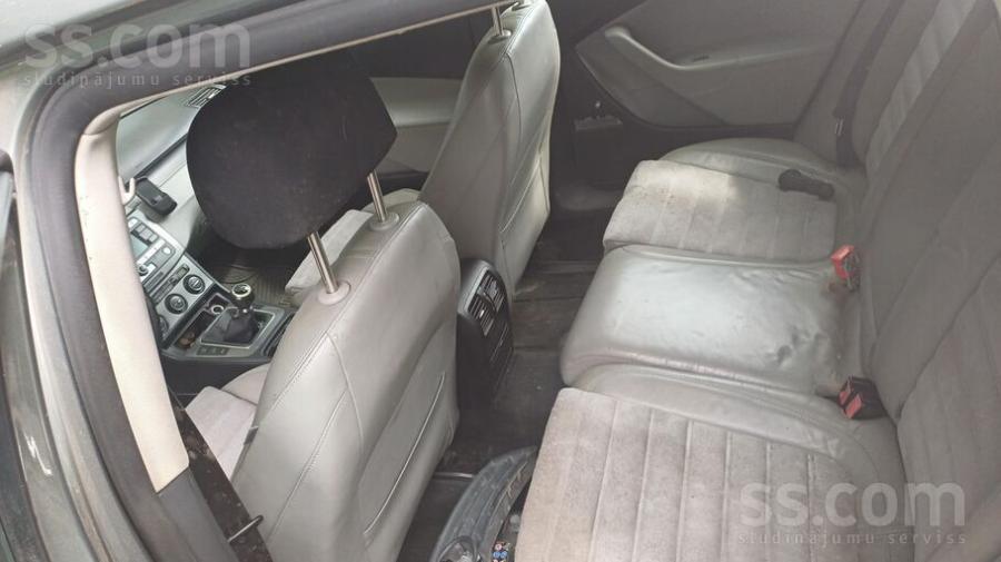 Grey Volkswagen Passat B6 2009 in Riga, with an engine capacity of 2.00 L and mileage of 380 thousand km for 400 €, photo 4 on AUTOMOTO.COM.LV
