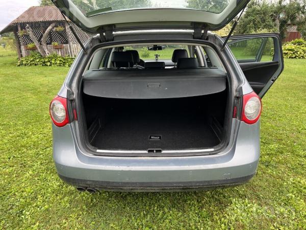 Grey Volkswagen Passat B6 2009 in Dobele, with an engine capacity of 2.00 L and mileage of 397 thousand km for 1150 €, photo 7 on AUTOMOTO.COM.LV