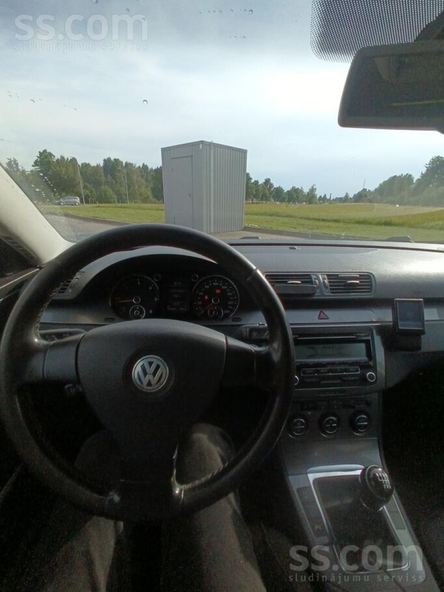 Pelēks Volkswagen Passat B6 2009 Rīga, ar dzinēja tilpumu 2.00 L un nobraukumu 356 tūkst. km par 800 €, foto 4 vietnē AUTOMOTO.COM.LV