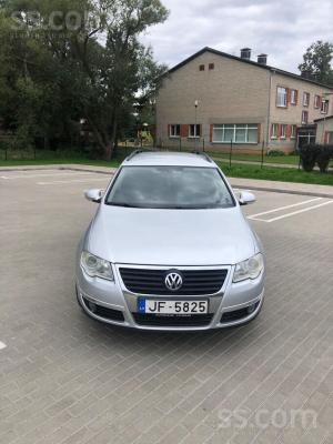Grey Volkswagen Passat B6 2009 in Riga, with an engine capacity of 2.00 L and mileage of 377 thousand km for 1850 €, photo 3 on AUTOMOTO.COM.LV