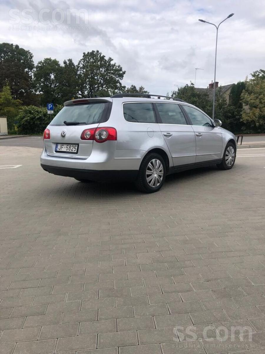Grey Volkswagen Passat B6 2009 in Riga, with an engine capacity of 2.00 L and mileage of 377 thousand km for 1850 €, photo 5 on AUTOMOTO.COM.LV