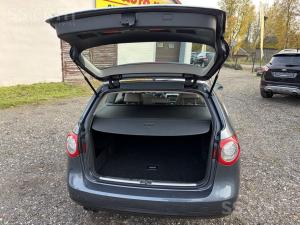 Pelēks Volkswagen Passat B6 2009 Limbaži, ar dzinēja tilpumu 2.00 L un nobraukumu 289 tūkst. km par 4250 €, foto 10 vietnē AUTOMOTO.COM.LV