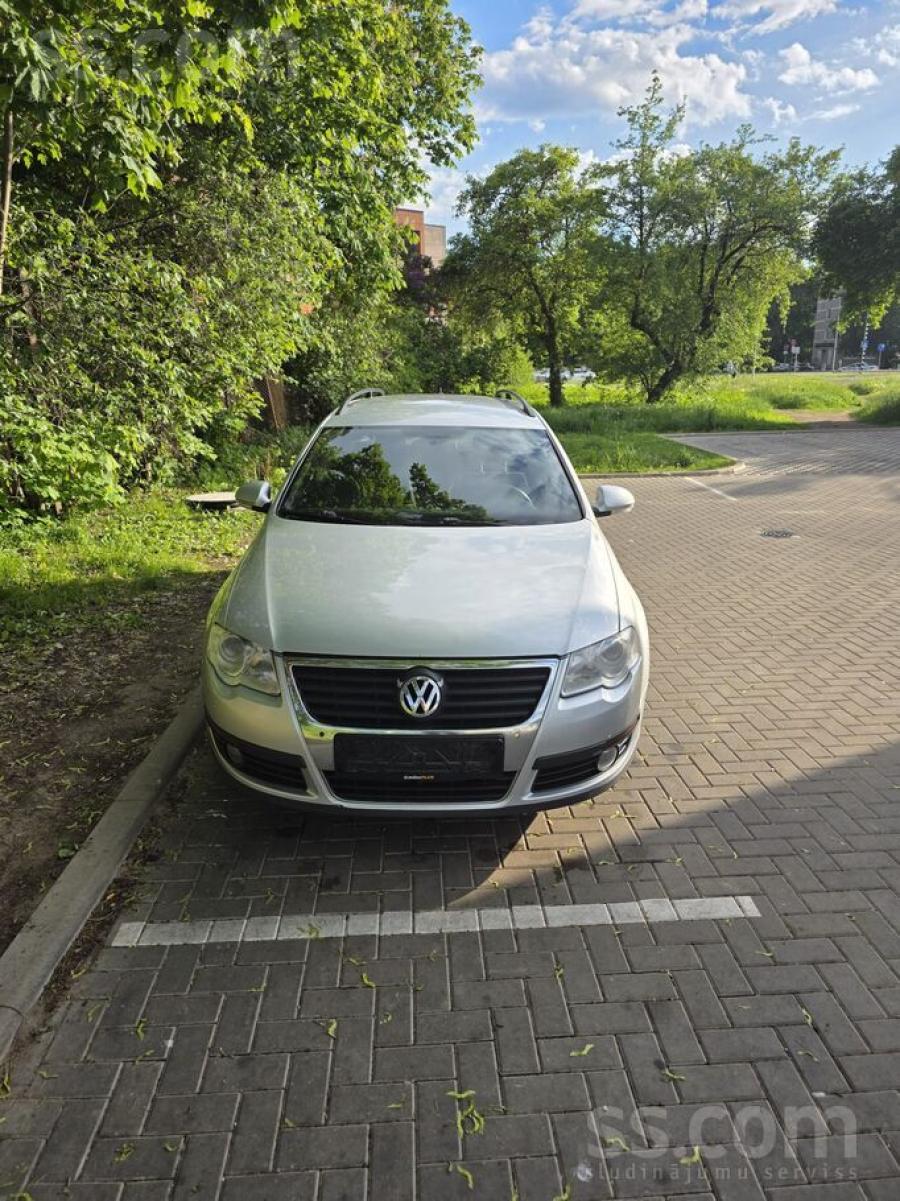 Grey Volkswagen Passat B6 2009 in Riga, with an engine capacity of 2.00 L and mileage of 285 thousand km for 1100 €, photo 1 on AUTOMOTO.COM.LV