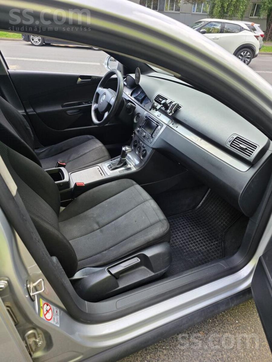 Grey Volkswagen Passat B6 2009 in Riga, with an engine capacity of 2.00 L and mileage of 285 thousand km for 1100 €, photo 7 on AUTOMOTO.COM.LV