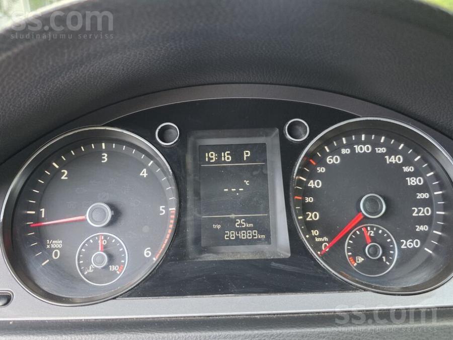 Grey Volkswagen Passat B6 2009 in Riga, with an engine capacity of 2.00 L and mileage of 285 thousand km for 1100 €, photo 8 on AUTOMOTO.COM.LV