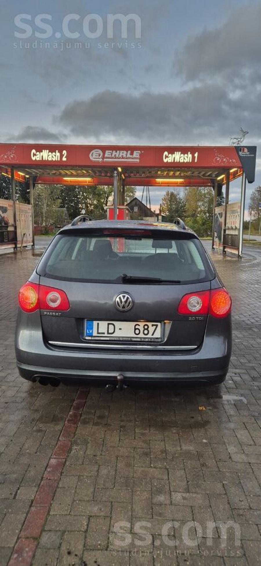 Grey Volkswagen Passat B6 2010 in Rezekne, with an engine capacity of 2.00 L and mileage of 290 thousand km for 2650 €, photo 2 on AUTOMOTO.COM.LV