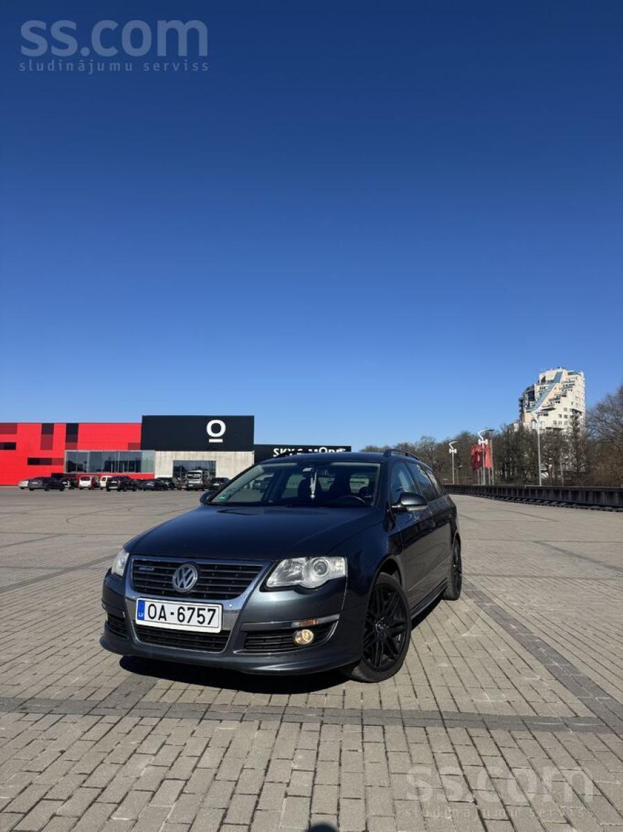Grey Volkswagen Passat B6 2010 in Riga, with an engine capacity of 1.60 L and mileage of 385 thousand km for 3200 €, photo 1 on AUTOMOTO.COM.LV
