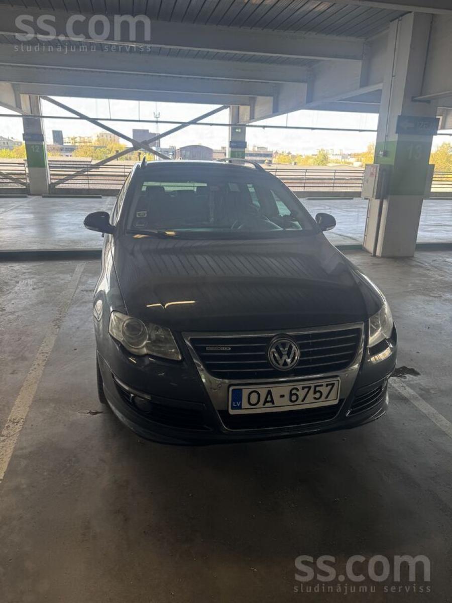 Grey Volkswagen Passat B6 2010 in Riga, with an engine capacity of 1.60 L and mileage of 385 thousand km for 3200 €, photo 3 on AUTOMOTO.COM.LV