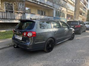 Grey Volkswagen Passat B6 2010 in Riga, with an engine capacity of 1.60 L and mileage of 385 thousand km for 3200 €, photo 6 on AUTOMOTO.COM.LV