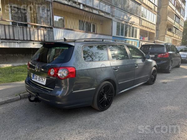 Grey Volkswagen Passat B6 2010 in Riga, with an engine capacity of 1.60 L and mileage of 385 thousand km for 3300 €, photo 4 on AUTOMOTO.COM.LV