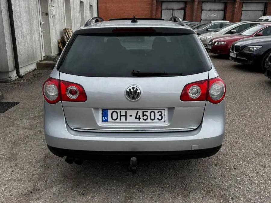 Pelēks Volkswagen Passat B6 2010 Daugavpils, ar dzinēja tilpumu 2.00 L un nobraukumu 317 tūkst. km par 2350 €, foto 6 vietnē AUTOMOTO.COM.LV