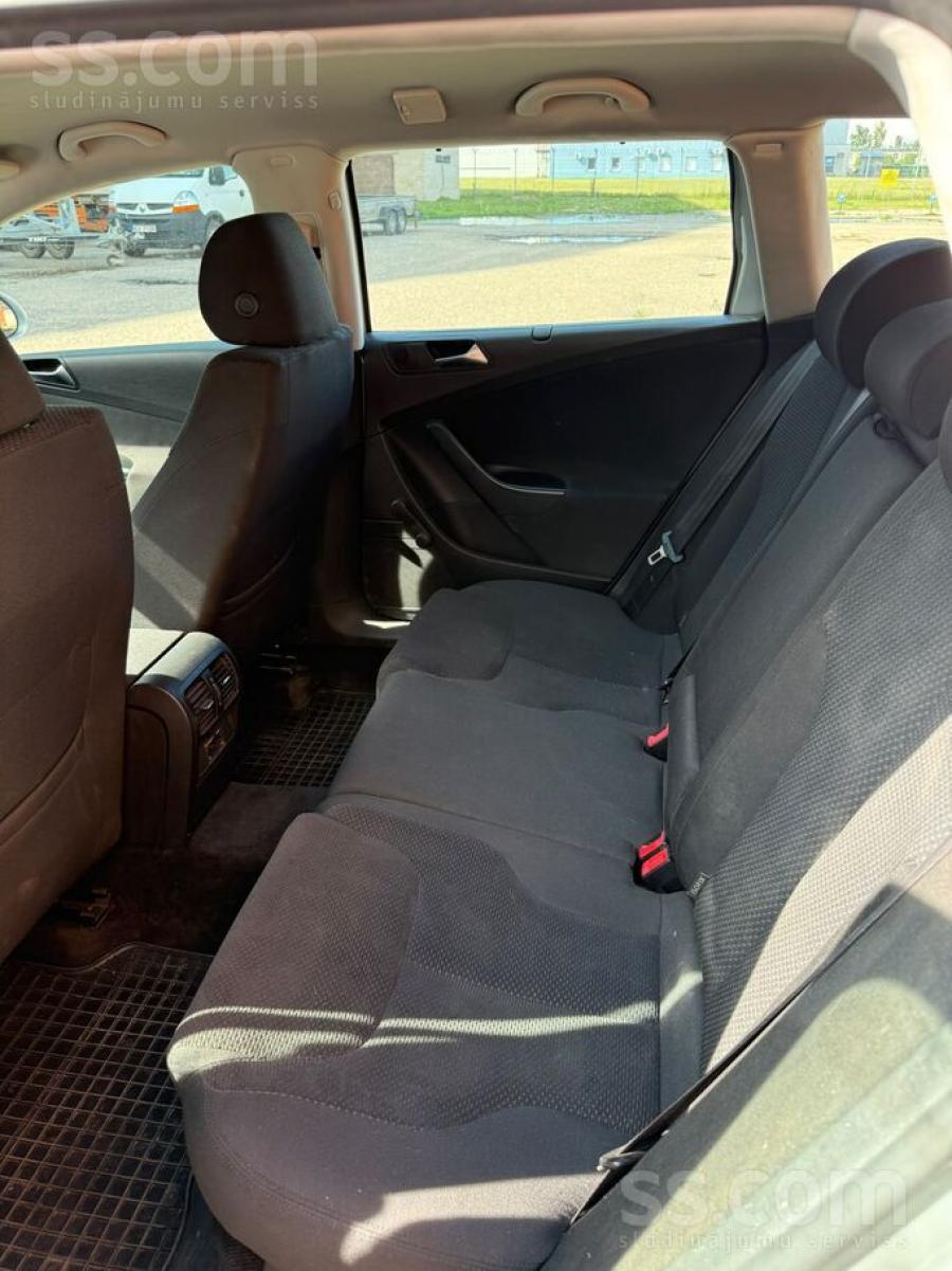 Pelēks Volkswagen Passat B6 2010 Rīga, ar dzinēja tilpumu 2.00 L un nobraukumu 405 tūkst. km par 1650 €, foto 3 vietnē AUTOMOTO.COM.LV