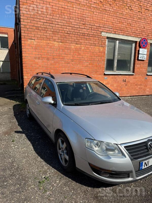 Grey Volkswagen Passat B6 2010 in Riga, with an engine capacity of 2.00 L and mileage of 405 thousand km for 1100 €, photo 3 on AUTOMOTO.COM.LV