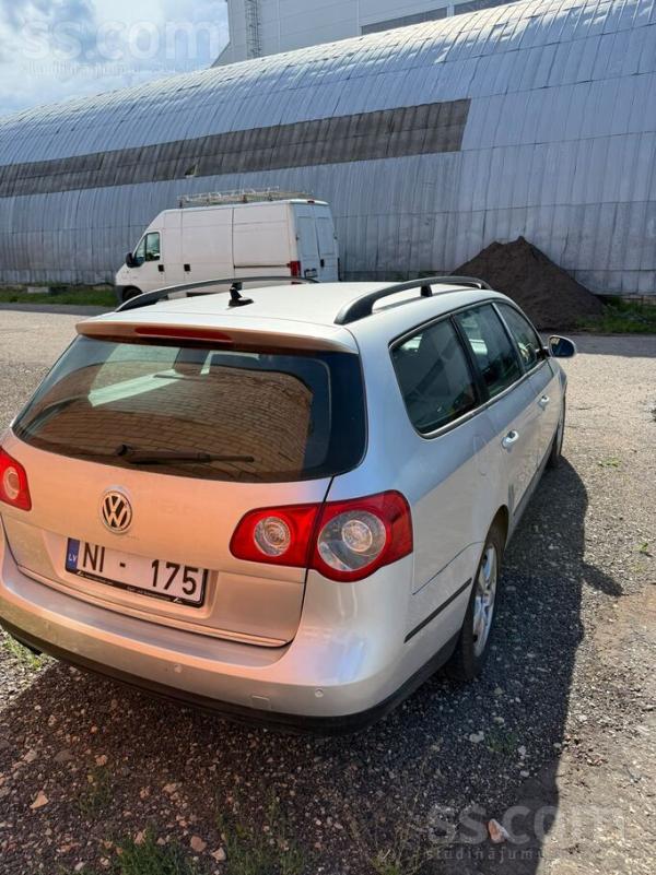 Grey Volkswagen Passat B6 2010 in Riga, with an engine capacity of 2.00 L and mileage of 405 thousand km for 1100 €, photo 4 on AUTOMOTO.COM.LV