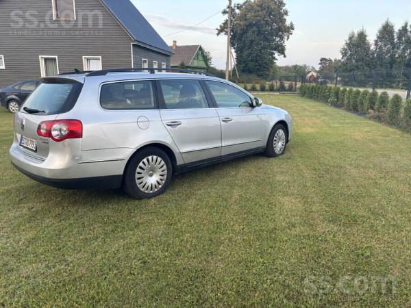 Grey Volkswagen Passat B6 2010 in Rezekne, with an engine capacity of 1.60 L and mileage of 281 thousand km for 3250 €, photo 4 on AUTOMOTO.COM.LV