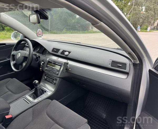 Pelēks Volkswagen Passat B6 2010 Jelgava, ar dzinēja tilpumu 2.00 L un nobraukumu 0 tūkst. km par 1680 €, foto 8 vietnē AUTOMOTO.COM.LV