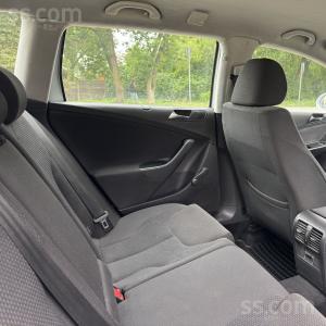 Pelēks Volkswagen Passat B6 2010 Jelgava, ar dzinēja tilpumu 2.00 L un nobraukumu 0 tūkst. km par 1680 €, foto 12 vietnē AUTOMOTO.COM.LV