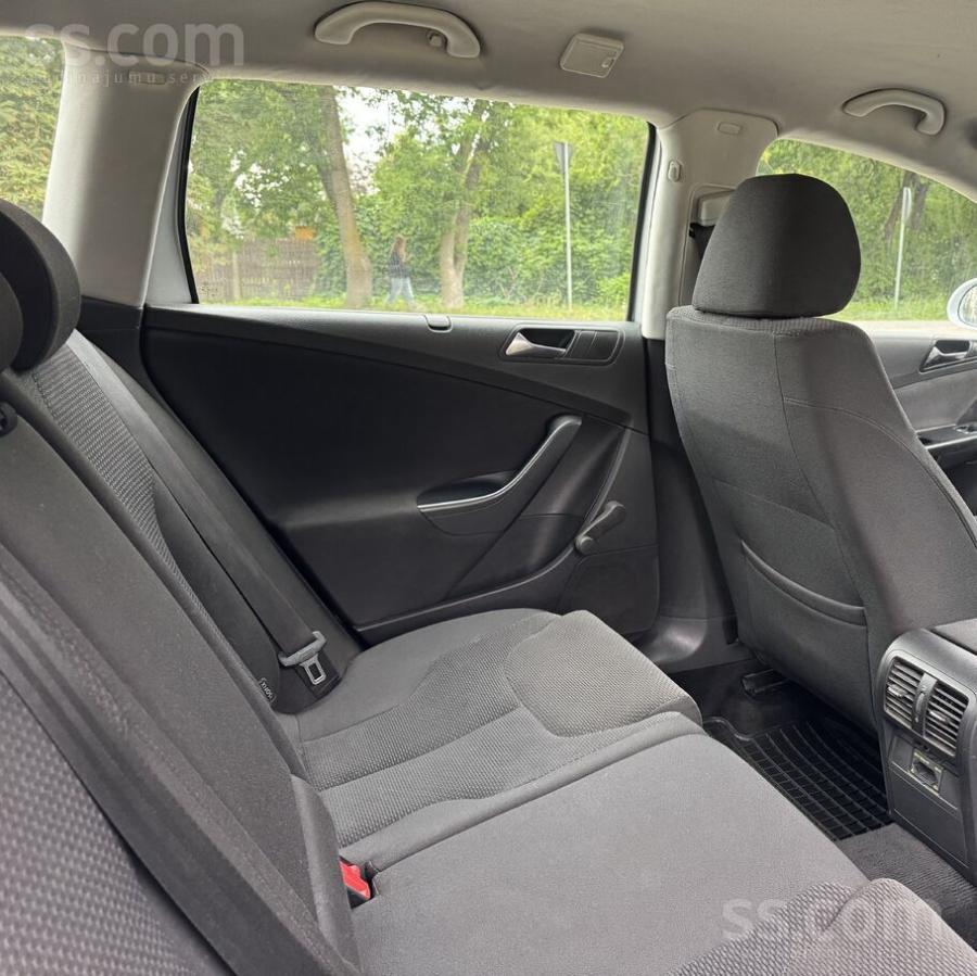 Pelēks Volkswagen Passat B6 2010 Jelgava, ar dzinēja tilpumu 2.00 L un nobraukumu 0 tūkst. km par 1680 €, foto 12 vietnē AUTOMOTO.COM.LV