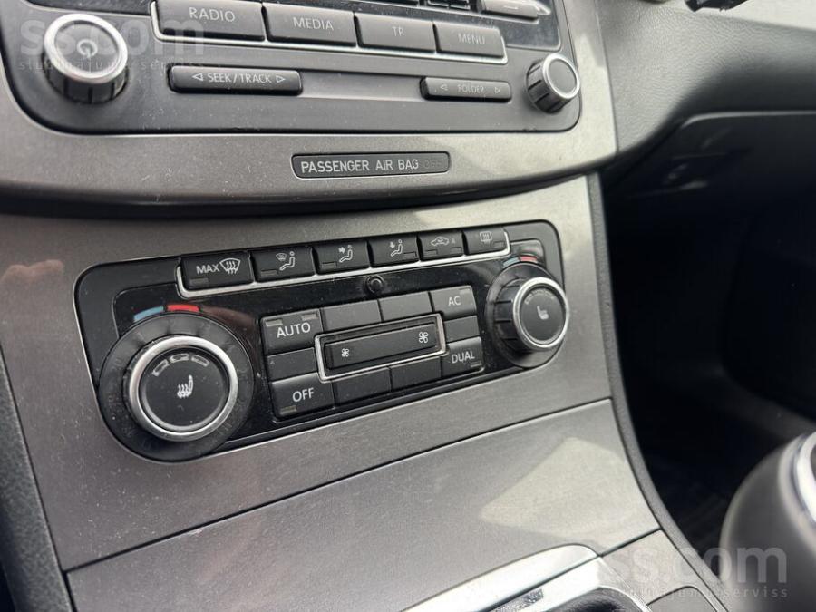 Pelēks Volkswagen Passat B6 2010 Jelgava, ar dzinēja tilpumu 2.00 L un nobraukumu 0 tūkst. km par 1680 €, foto 14 vietnē AUTOMOTO.COM.LV