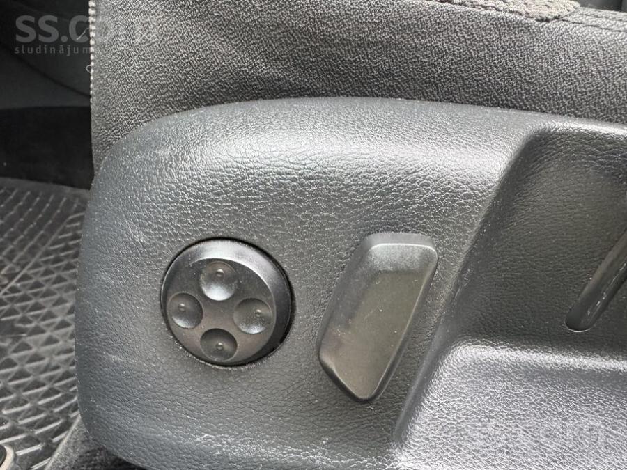 Pelēks Volkswagen Passat B6 2010 Jelgava, ar dzinēja tilpumu 2.00 L un nobraukumu 0 tūkst. km par 1680 €, foto 17 vietnē AUTOMOTO.COM.LV