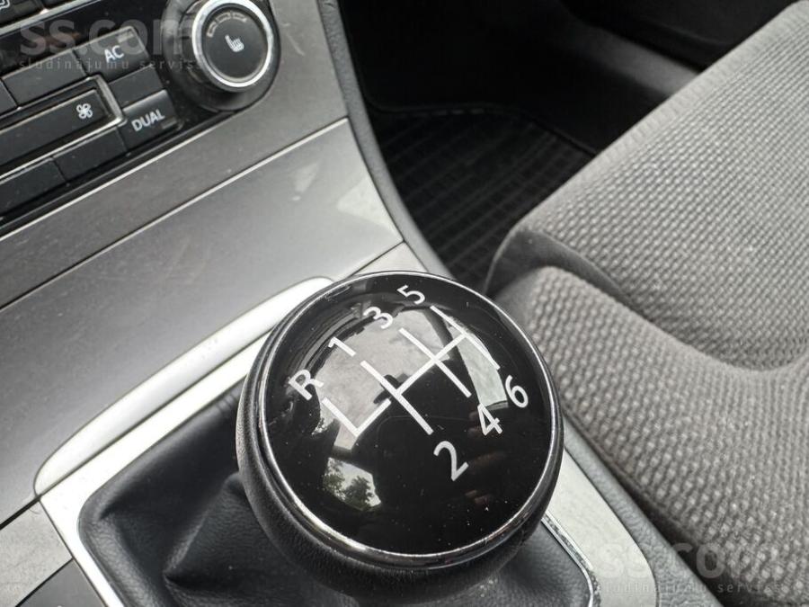 Pelēks Volkswagen Passat B6 2010 Jelgava, ar dzinēja tilpumu 2.00 L un nobraukumu 0 tūkst. km par 1680 €, foto 21 vietnē AUTOMOTO.COM.LV