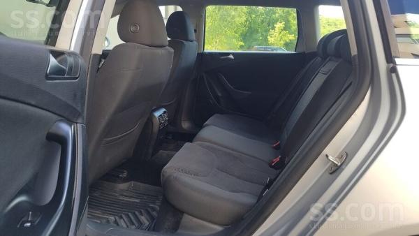 Pelēks Volkswagen Passat B6 2010 Rīga, ar dzinēja tilpumu 2.00 L un nobraukumu 465 tūkst. km par 1750 €, foto 7 vietnē AUTOMOTO.COM.LV