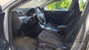 Grey Volkswagen Passat B6 2010 in Riga, with an engine capacity of 2.00 L and mileage of 465 thousand km for 1750 €, photo 9 on AUTOMOTO.COM.LV