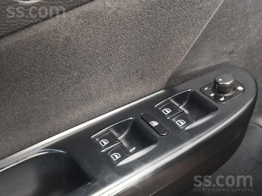 Grey Volkswagen Passat B6 2010 in Riga, with an engine capacity of 2.00 L and mileage of 465 thousand km for 1750 €, photo 20 on AUTOMOTO.COM.LV