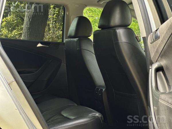 Grey Volkswagen Passat B6 2010 in Jelgava, with an engine capacity of 2.00 L and mileage of 198 thousand km for 2350 €, photo 11 on AUTOMOTO.COM.LV