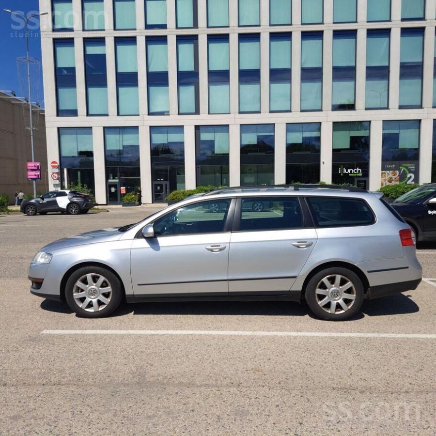 Volkswagen Passat B6 2010 in Riga, with an engine capacity of 2.00 L and mileage of 24 thousand km for 3700 €, photo 2 on AUTOMOTO.COM.LV