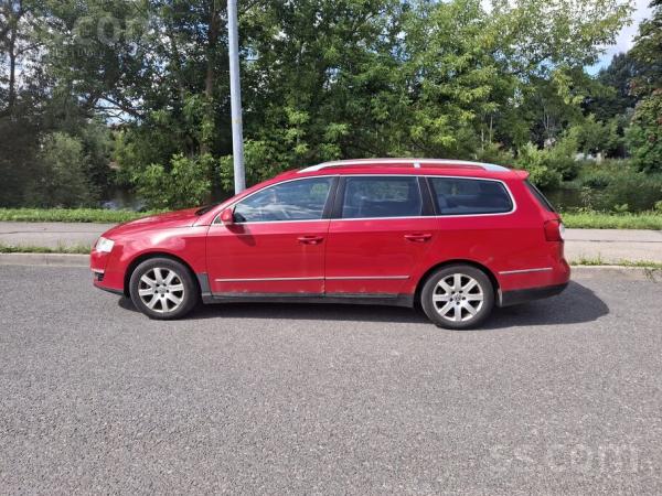 Red Volkswagen Passat B6 2006 in Riga, with an engine capacity of 2.00 L and mileage of 302 thousand km for 1500 €, photo 9 on AUTOMOTO.COM.LV