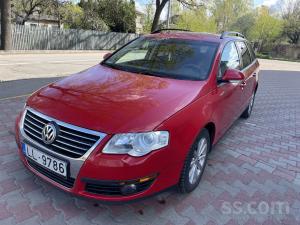 Red Volkswagen Passat B6 2010 in Riga, with an engine capacity of 1.60 L and mileage of 284 thousand km for 2250 €, photo 1 on AUTOMOTO.COM.LV