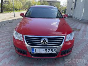 Red Volkswagen Passat B6 2010 in Riga, with an engine capacity of 1.60 L and mileage of 284 thousand km for 2250 €, photo 2 on AUTOMOTO.COM.LV