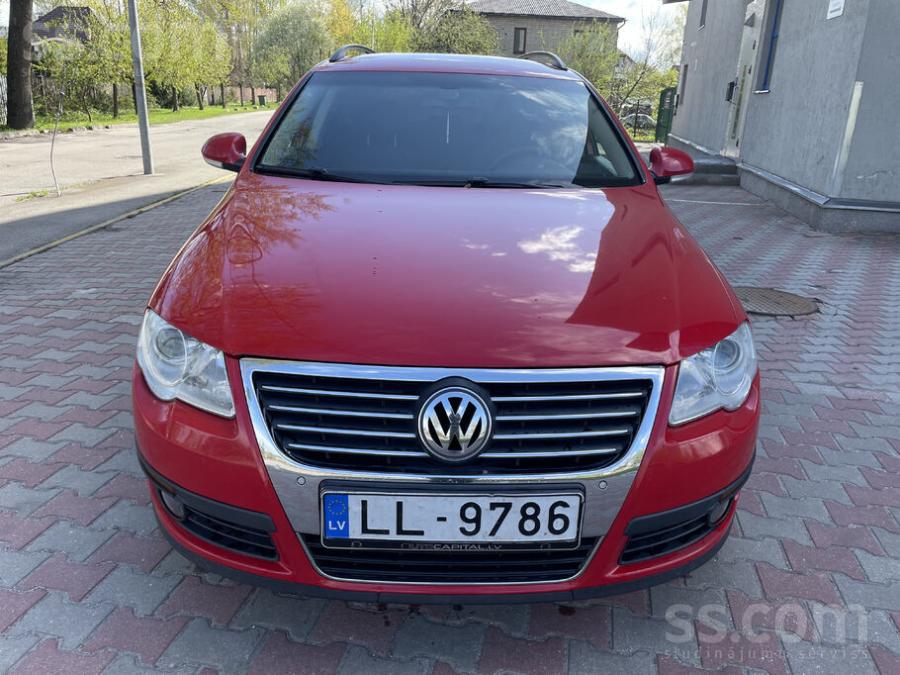 Red Volkswagen Passat B6 2010 in Riga, with an engine capacity of 1.60 L and mileage of 284 thousand km for 2250 €, photo 2 on AUTOMOTO.COM.LV