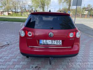 Red Volkswagen Passat B6 2010 in Riga, with an engine capacity of 1.60 L and mileage of 284 thousand km for 2250 €, photo 5 on AUTOMOTO.COM.LV
