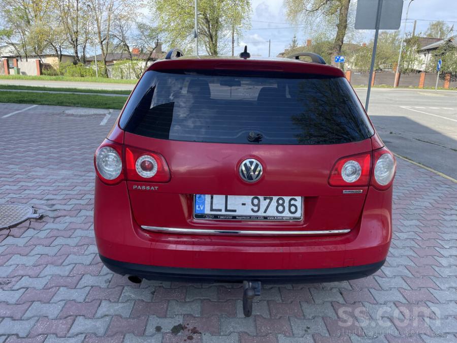 Red Volkswagen Passat B6 2010 in Riga, with an engine capacity of 1.60 L and mileage of 284 thousand km for 2250 €, photo 5 on AUTOMOTO.COM.LV